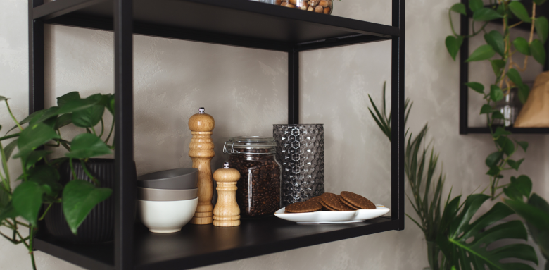 Aménagement de placards sur mesure dans des espaces restreints : des ...