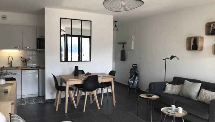 Transformation d’un garage en studio à La Copechagnière 85 - La Maison ...