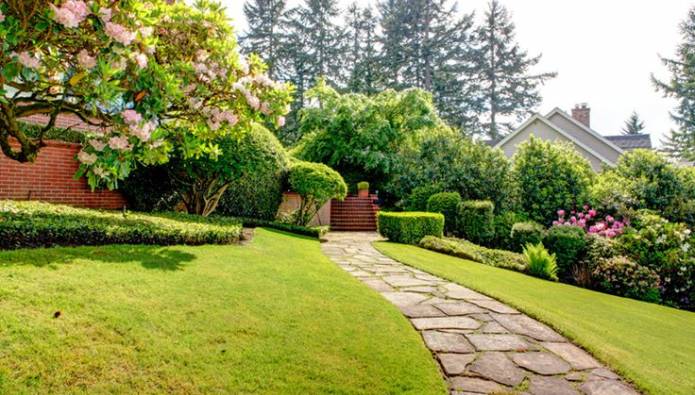 Comment créer une allée d'entrée de maison ? - La Maison Des Travaux