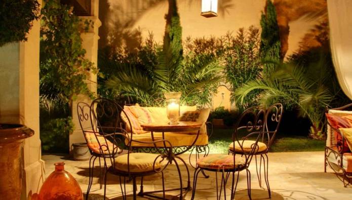 Réalisation d'une terrasse en Opus Incertum Quartzite Jaune - La Maison ...